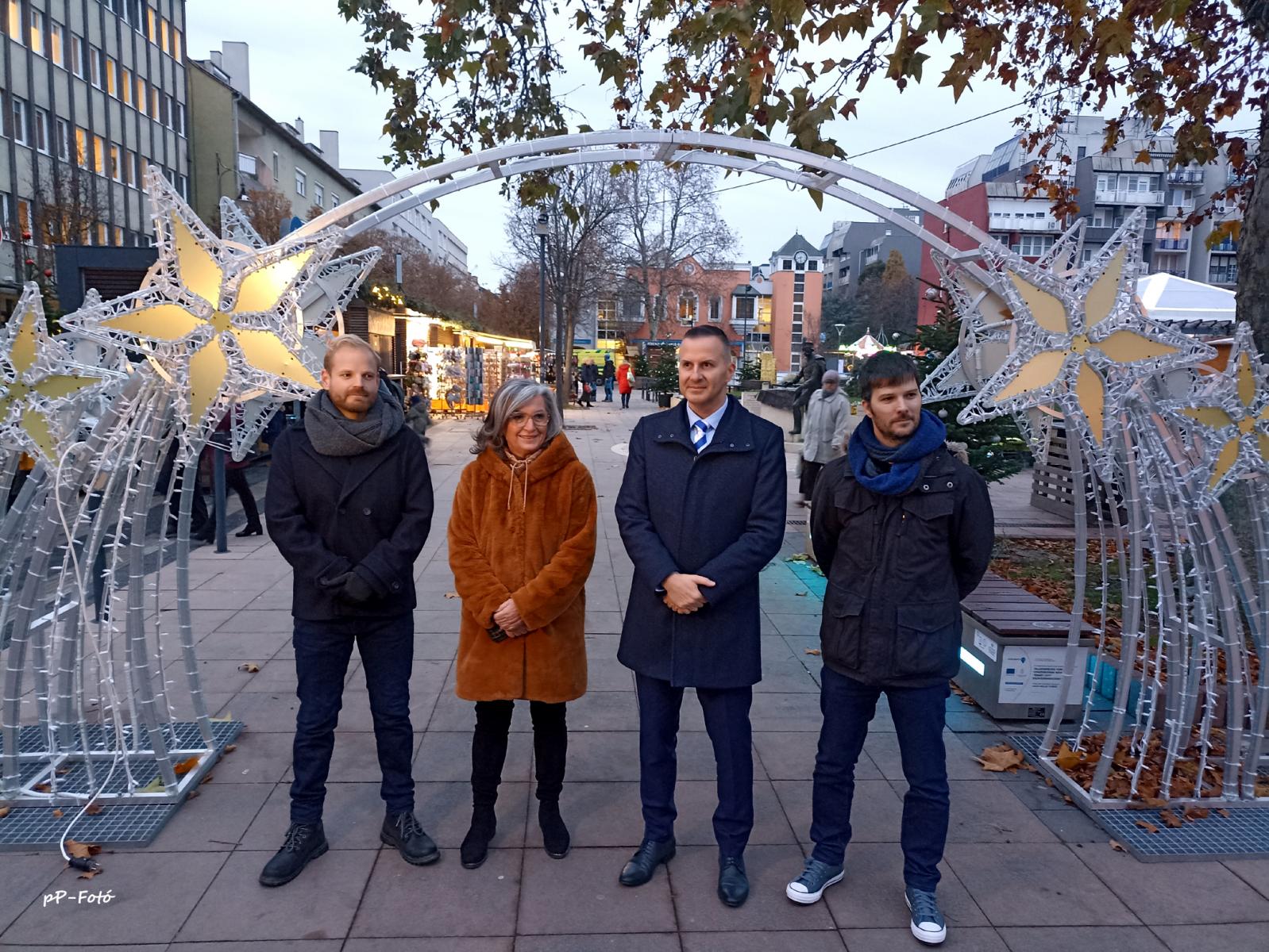 Megnyílt az adventi vásár Zalaegerszegen - ZalaMédia - A helyi érték